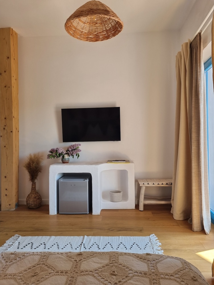 5 Chirpici, Delta Dunarii | Paralela 45